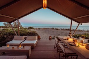 Tenda Familiar, vista para a praia | Cofre no quarto, ferro/tábua de engomar, Wi-fi grátis 