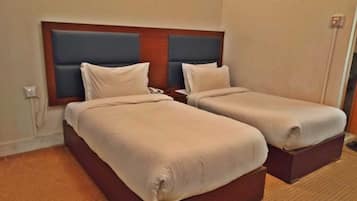 Quarto casal ou duplo luxo, varanda | Cofres nos quartos, escrivaninha, espaço de trabalho para notebook