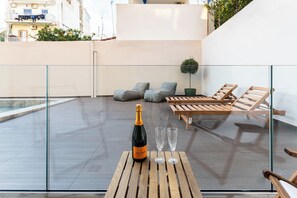 Apartamento Presidencial, terraço, vista para a piscina | Terraço/pátio interior