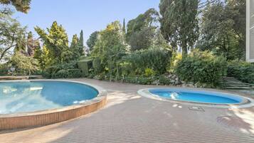 Piscina externa sazonal