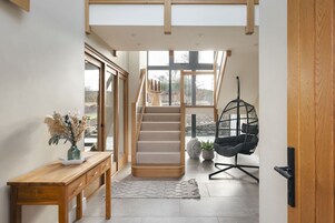 Casa | 5 quartos, internet de alta velocidade 