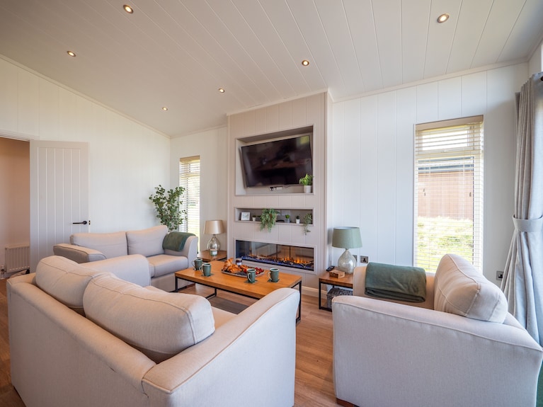 Countryside Lodge Retreat On Golf Course - Dartmouth