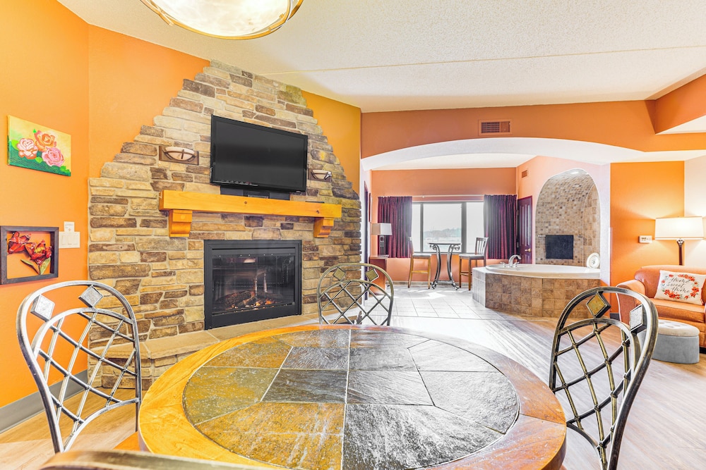 Chula Vista Condo: Resort Perks & Family Fun! - Wisconsin Dells, WI