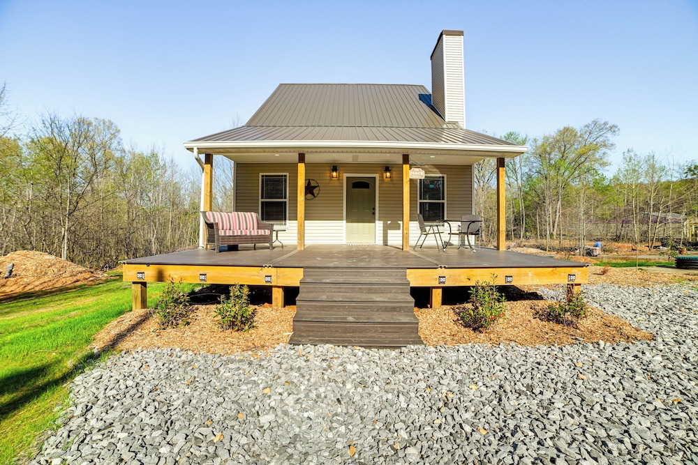 4 Mi To Lake Barkley: Pet-friendly Home W/ Hot Tub - Cadiz, KY