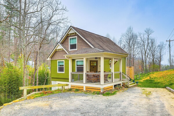 On Farm: Charming Hendersonville Retreat! - Hendersonville, NC