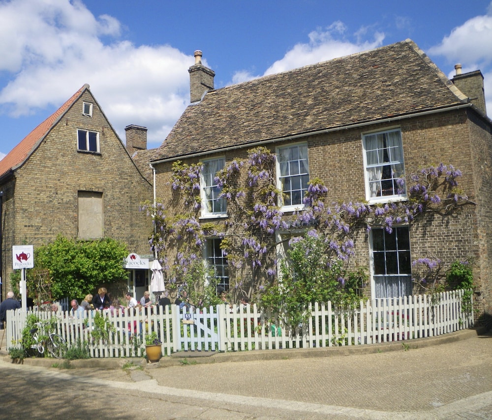 Peacocks Tearoom And Fine B&b - Ely