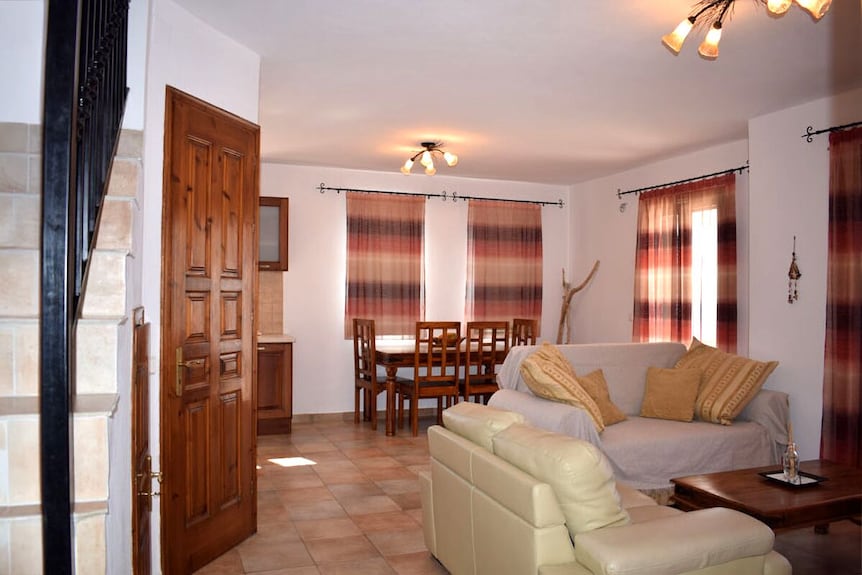 Anemologio Villas\n Villa Ostria - Alonissos