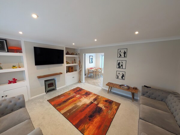 3 Bed-sleeps 5-garden-parking-pets - Carlisle