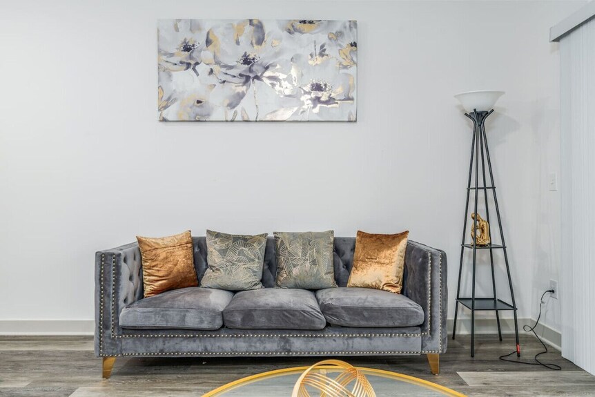 Refined Comforts: Luxe Stay In Whitestown Indiana - Traders Point, IN