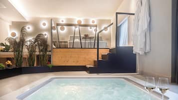 Duplex superluxo | Banheira de hidromassagem particular
