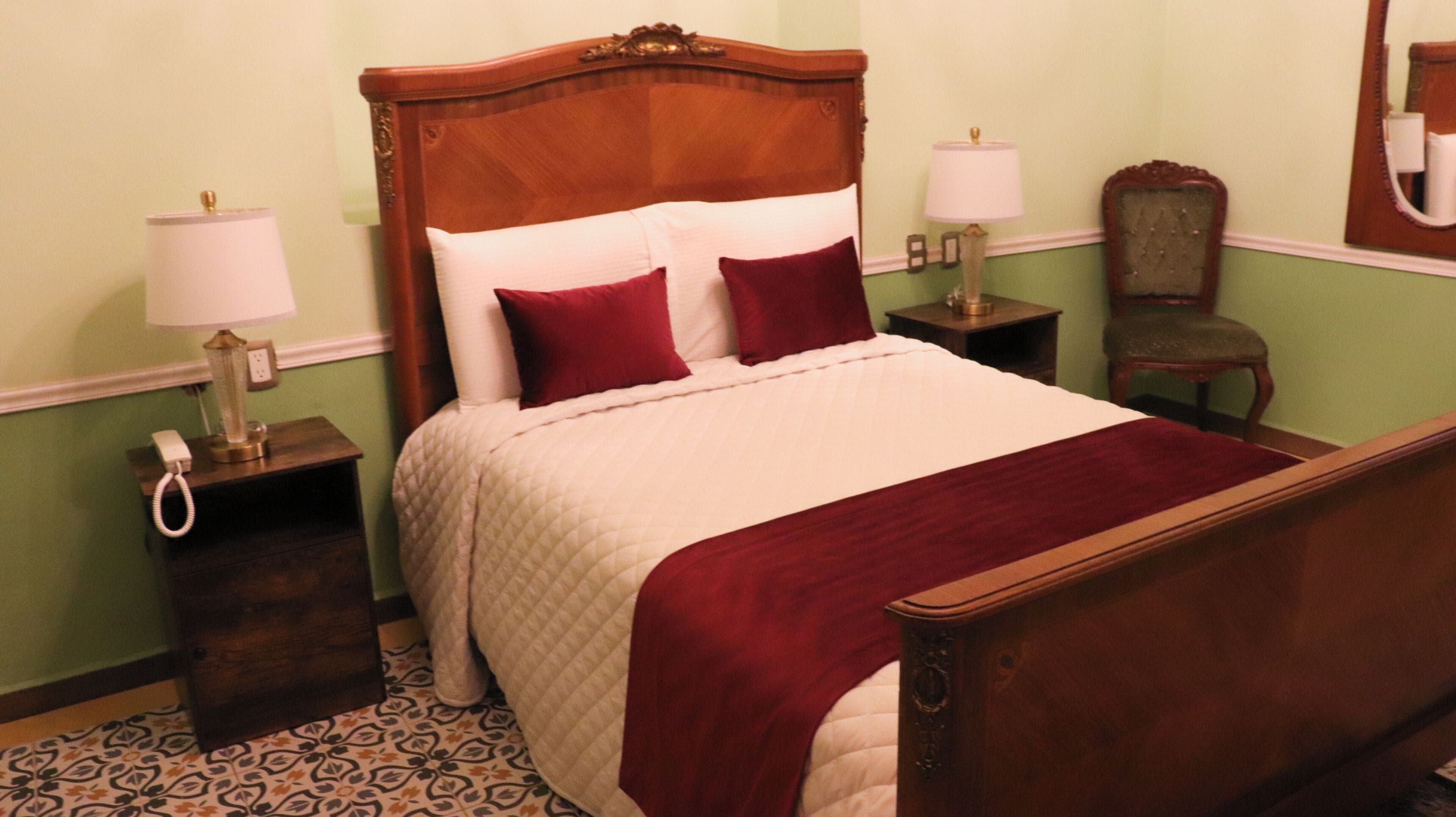 Quarto conforto | Roupas de cama premium, cofres nos quartos