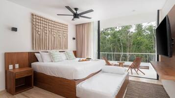 Cofre no quarto, secretária adequada para computadores portáteis