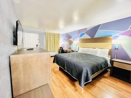 Quarto standard, 1 cama King, para não fumantes | Escrivaninha, espaço de trabalho para notebook, Wi-Fi de cortesia