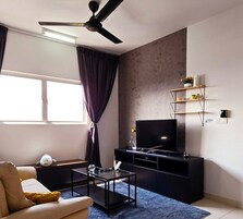 Apartamento Comfort em Condomínio Fechado, Vista para a cidade | Sala de estar | Smart TV de 40 polegadas com canais por cabo, consola de videojogos 