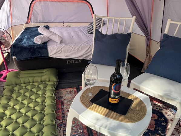 Tenda Deluxe, vista para o jardim | Cortinas/cortinados opacos, ferro/tábua de engomar, Wi-fi grátis 