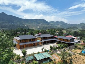 Quarto Duplo, vista para a montanha | Vista para o pátio