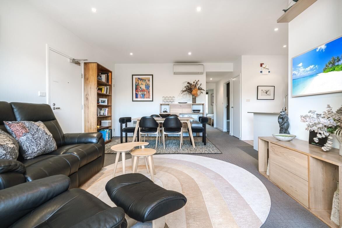 Staycentral - The Park@port Melbourne - Pickles St, Port Melbourne - 2 Bedrooms, 2 Beds, 1 Bathroom And 1 Secure Park + Additional Parking - St Kilda