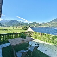 Quarto duplo standard, ar-condicionado, vista para a colina | Terraço na cobertura