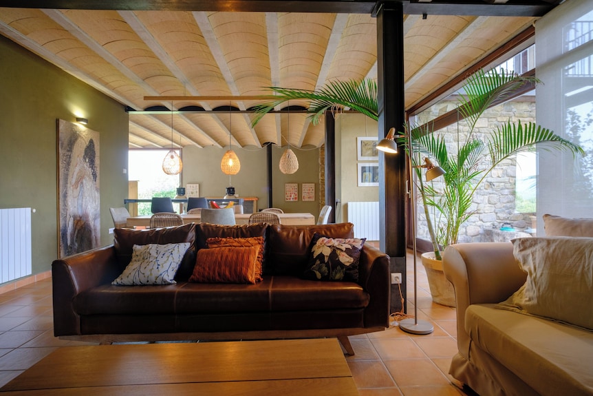 Casa Rural En Plena Naturaleza, La Garrocha. Arc De Can Puig. Besalú. - Cataluña