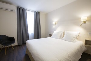 Apartamento Standard, Vista para a cidade | Quartos insonorizados, ferro/tábua de engomar, Wi-fi grátis 