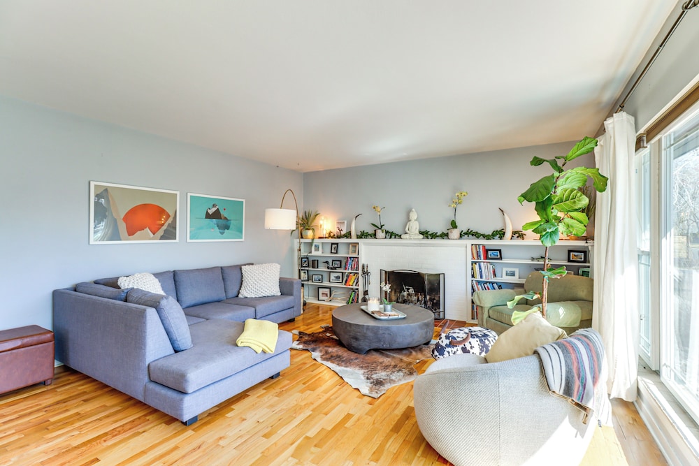 24 Mi To Slopes! Family Reno Home W/ Outdoor Oasis - Reno, NV