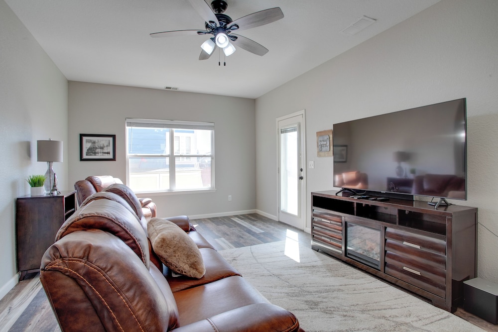 17 Mi To Dtwn Denver: Family Home W/ Private Yard - Thornton, CO