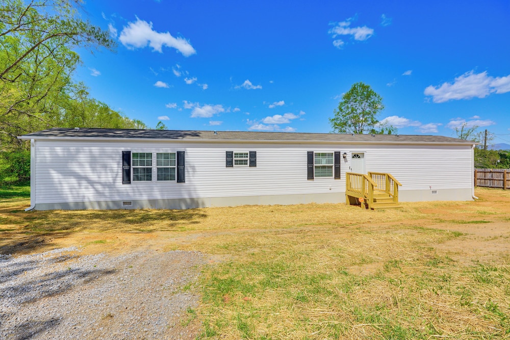 8 Mi To Main Street: Home W/ Yard In Bedford! - Smith Mountain Lake, VA