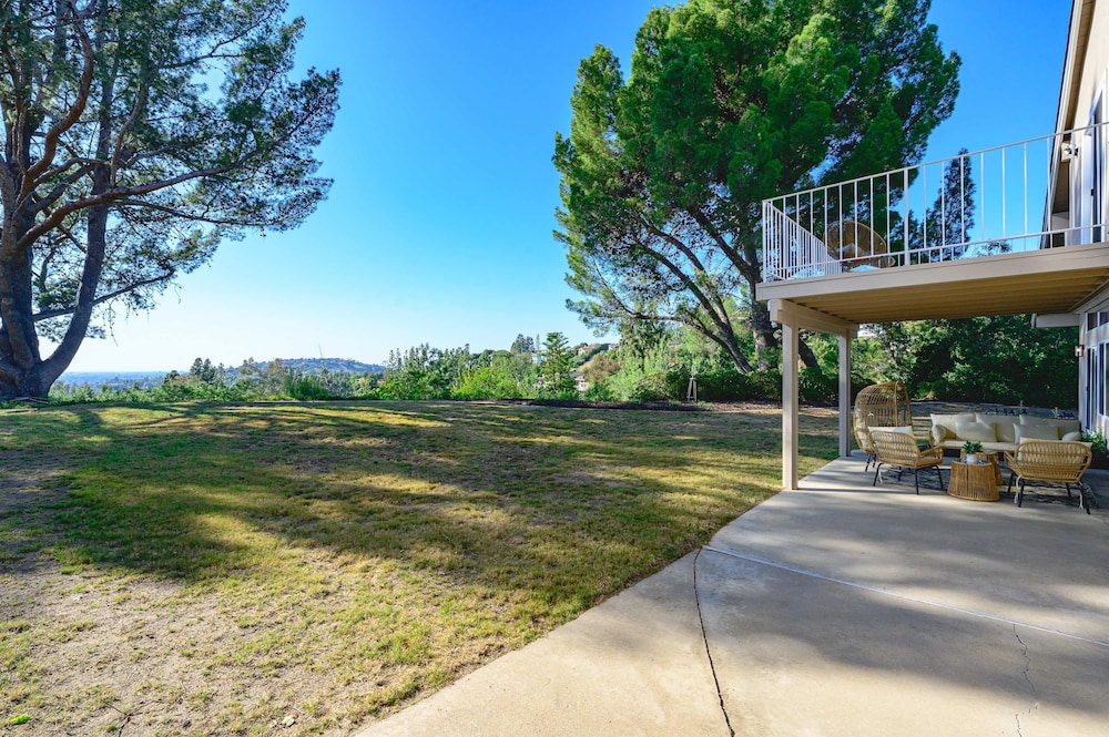 Spacious Retreat With Scenic Mountain Views - Orange, CA