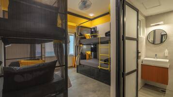 Dormitório compartilhado, somente para mulheres (4 Bed) | Wi-Fi de cortesia, roupa de cama