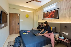 Quarto Duplo Deluxe, varanda | Wi-fi grátis, roupa de cama fornecida 