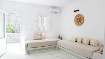 Quarto quádruplo, vista para a piscina | Wi-Fi de cortesia