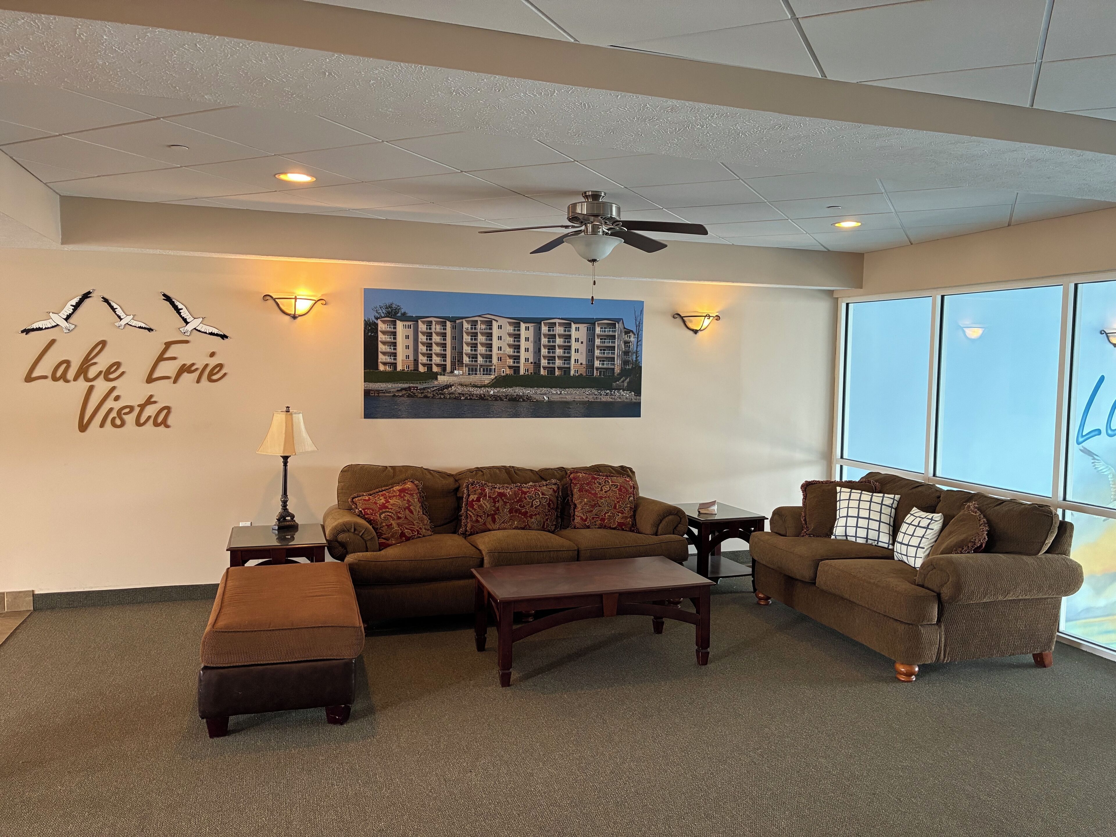 2br/2ba Lakeview Condo-private Beach/balcony/indoor Pool-rent 6/7th Free--ask! - Geneva, OH