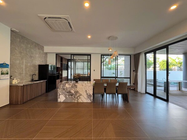 Villa de Luxo, piscina privativa | Cozinha privada | Um frigorífico no espaço comum, um micro-ondas no espaço comum