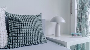 Apartamento (0 Bedroom) | Sala de estar | Televisor de 32 polegadas com canais por cabo
