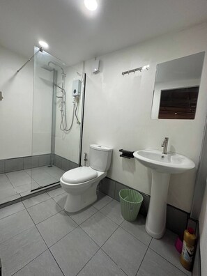Bungalow, 1 quarto, fumadores, varanda | Casa de banho