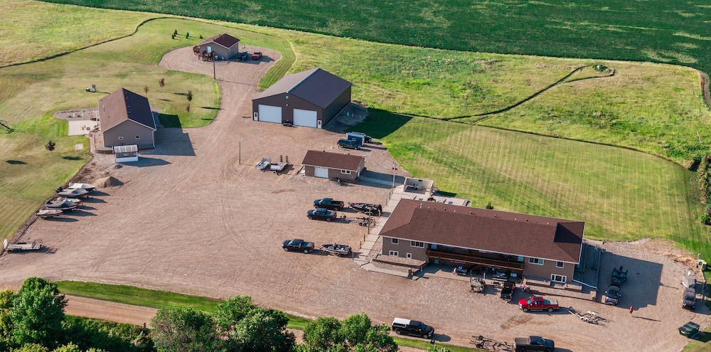 Lakeview Lodge - North Dakota