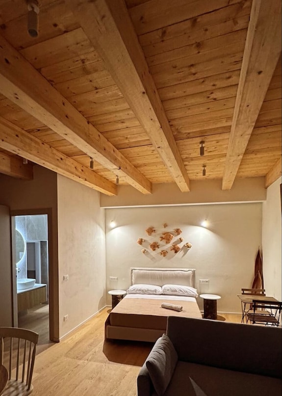 A Stone's Throw From The Scala Dei Turchi, You Will Be Welcomed Into The Heart Of Realmonte. - Realmonte