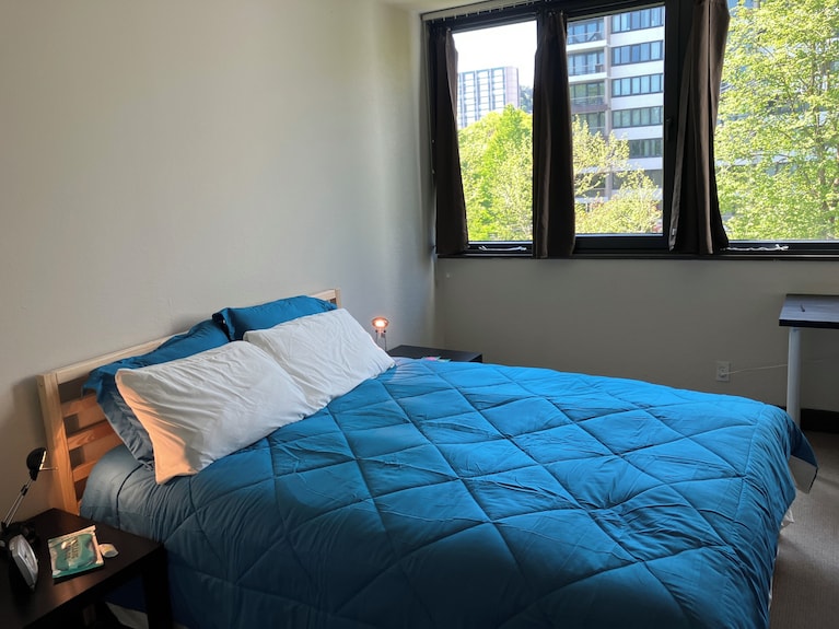 1-bedroom Condo In Portland With Ac, Wifi, Cable Tv, Kitchen, Garage Parking, Dw - Portland, OR