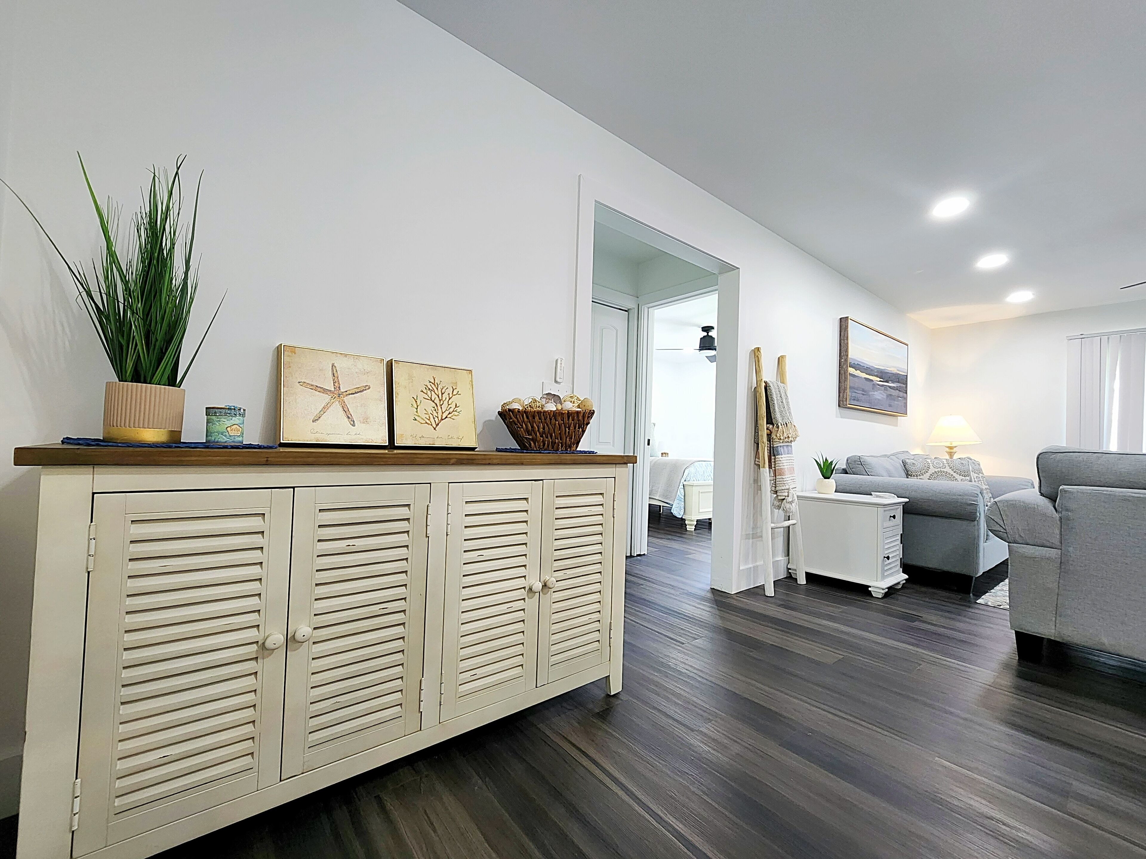 Spacious 2br Condo W/ Pool Access, Balcony & Sleeps 8  Near Beaches & Attractions! - Panama City, FL