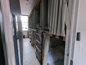 Dormitório Partilhado Básico, apenas para homens | Cofre no quarto, ferro/tábua de engomar, Wi-fi grátis