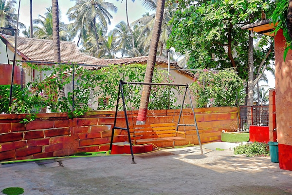 Sam's Outhouse Stay - Mumbai