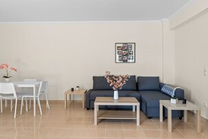 Apartamento conforto, várias camas, cozinha, ao lado da praia | Área de estar