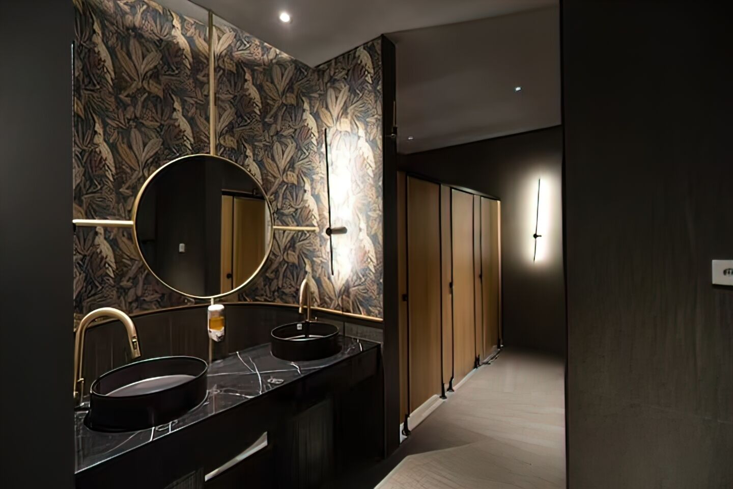 Apartamento Superior, 2 quartos, cozinha, Vista para a cidade | Casa de banho | Sabão, champô 