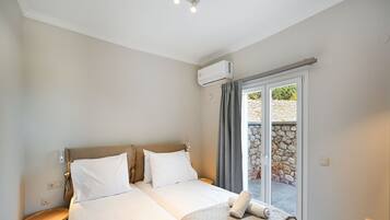 Vila, para fumantes | 8 quartos