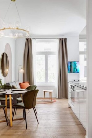 Apartamento, 1 quarto (DE_BER_Luka_01_00_02_W) | 1 quarto, com decoração personalizada, com mobília individualizada