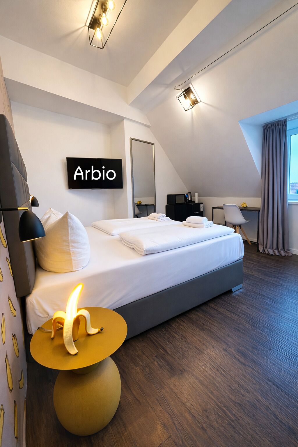 Apartamento design, 1 cama de casal e sofá-cama (DE_BER_003_Apartmently_025_00_03_W) | 1 quarto, escrivaninha, ferros/tábuas de passar roupa, Wi-Fi de cortesia