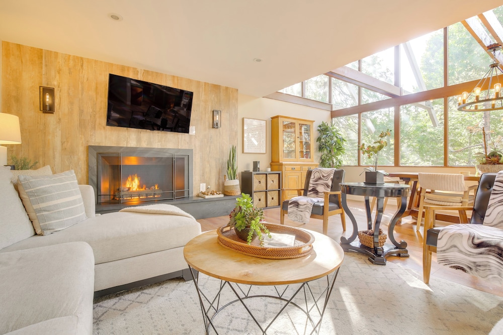 Walk To Lake Arrowhead Village: Gem W/ Lake Access - Lake Arrowhead, CA