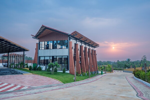 Serene Resort And Convention - Hyderabad