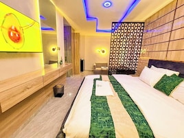 Quarto Económico, varanda, Vista para a cidade | Secretária, secretária adequada para computadores portáteis