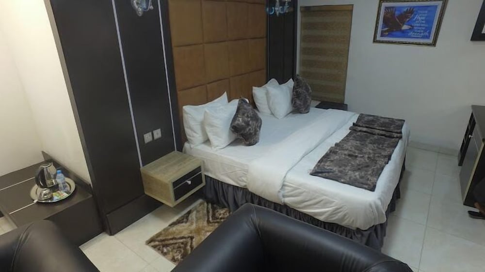 Emsworth Hotels And Apartments - Abuja